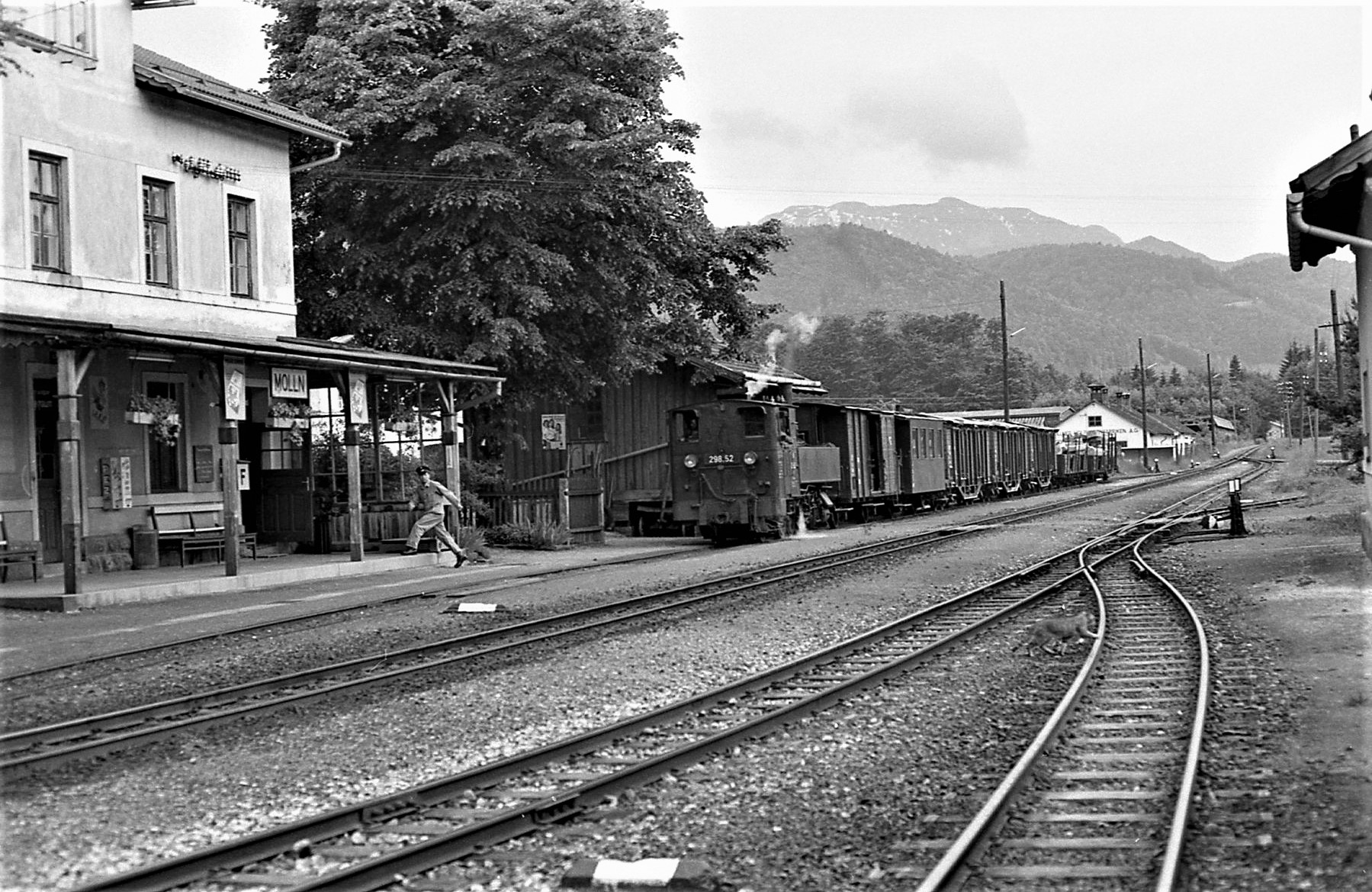 Re A 2 Ft 6 In Gauge 0 6 2 Bringing A Mixed Train Into Molln Re A 2 Ft 6 In Gauge 0 6 2 Bringing A Mixed Train Into Molln
